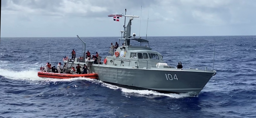 DVIDS - Images - Coast Guard repatriates 11 nationals to the Dominican ...