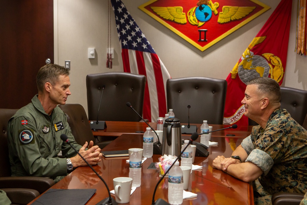 DVIDS - Images - 2nd MAW Commanding General meets with Chief of ...