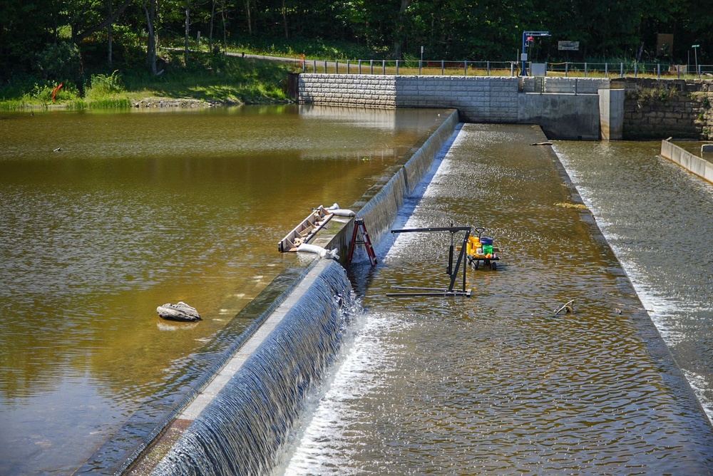 DVIDS - Images - Buffalo District Harpersfield Dam Nappe Vibration ...