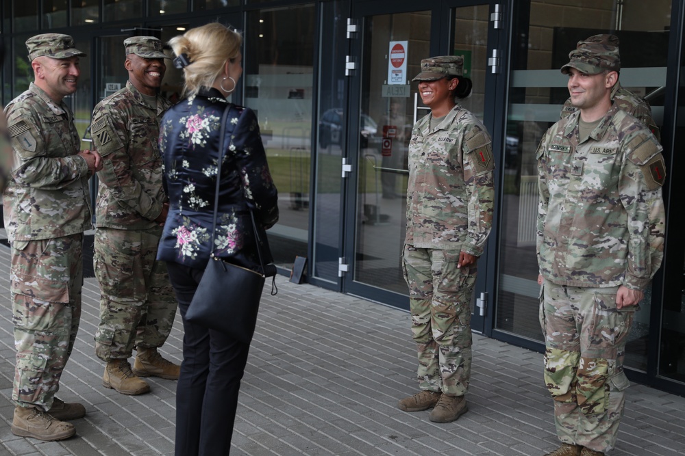 DVIDS - Images - Secretary of the Army visits 1st Infantry Division ...
