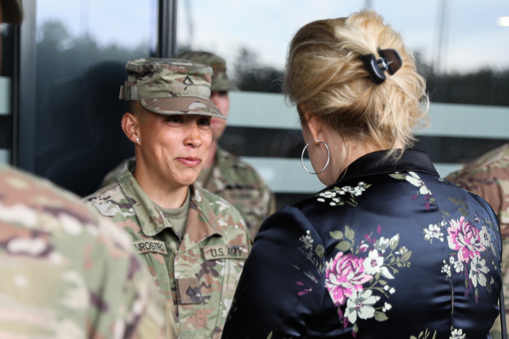 DVIDS - Images - Secretary of the Army visits 1st Infantry Division ...