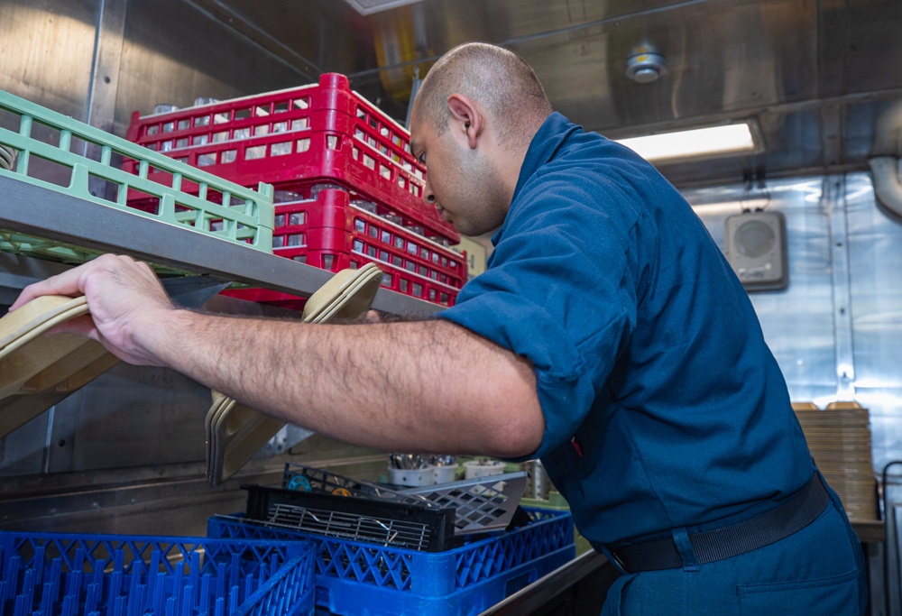 DVIDS - Images - USS Antietam (CG 54) Pantry and Scullery [Image 5 of 5]