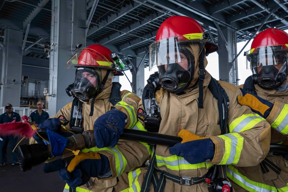 DVIDS - Images - USS Hershel "Woody" Williams (ESB 4) Conducts a Damage ...