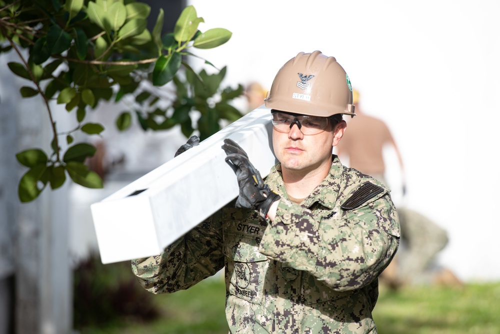 DVIDS - Images - NMCB-14 visits NASKW for in-rate training. [Image 3 of 4]
