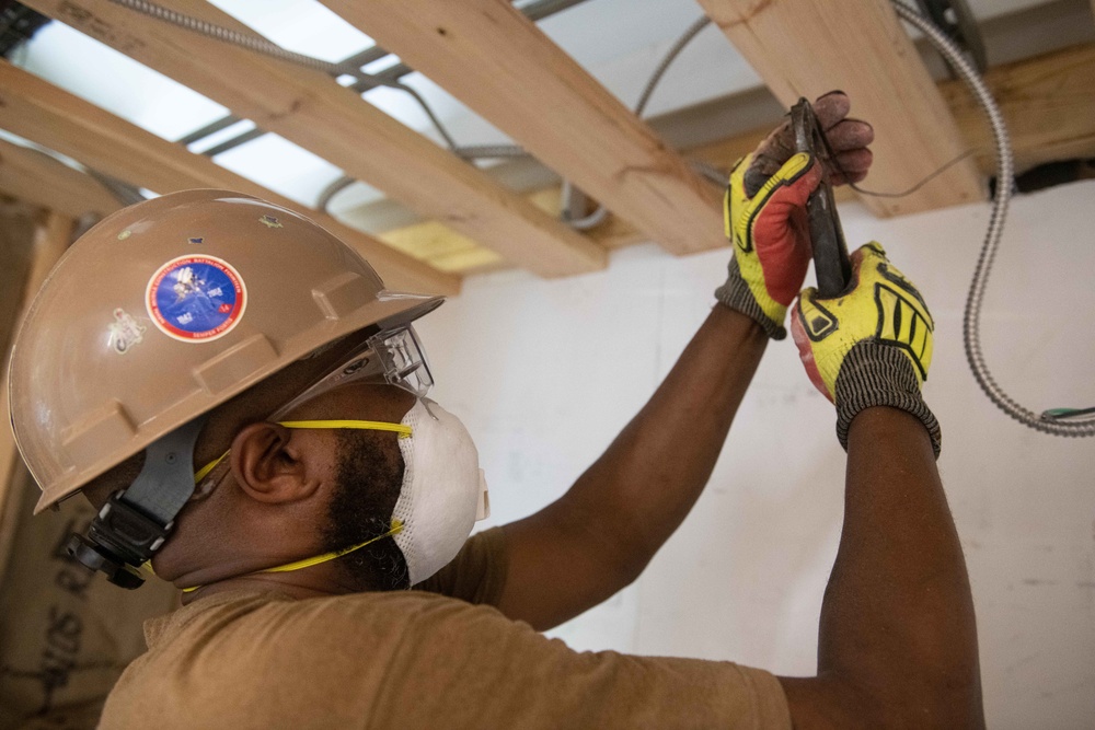 DVIDS - Images - NMCB-14 visits NASKW for in-rate training. [Image 2 of 12]