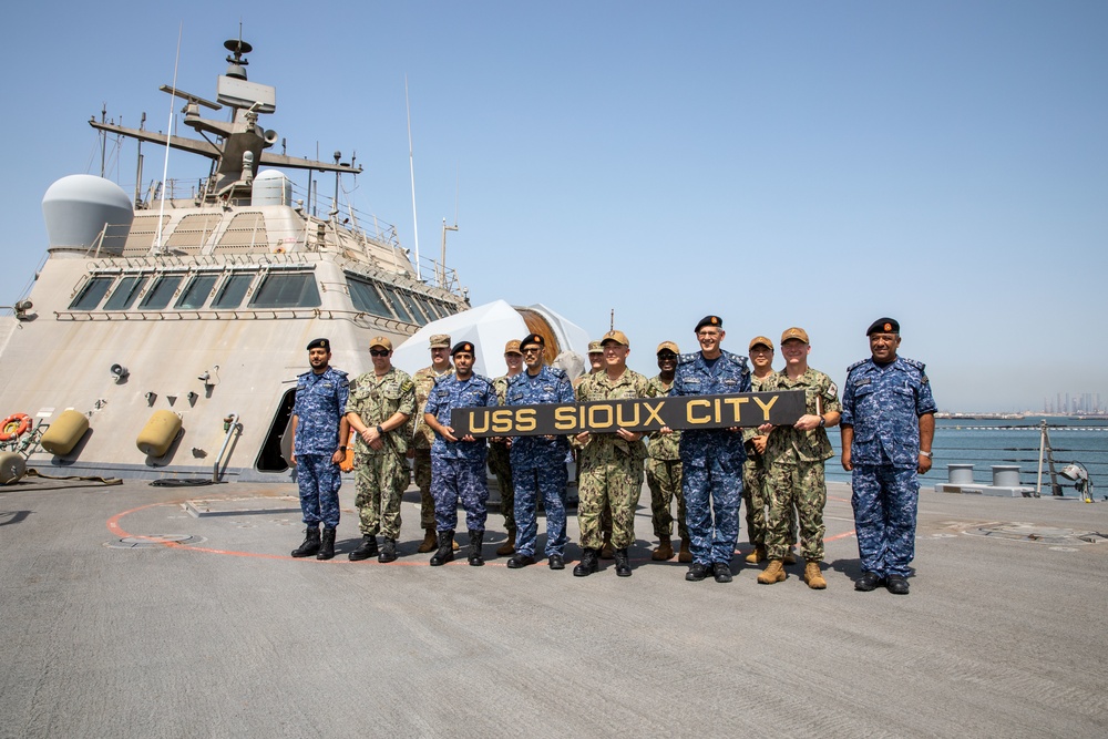 DVIDS - Images - Rear Adm. Bailey visits USS Sioux City [Image 3 of 5]