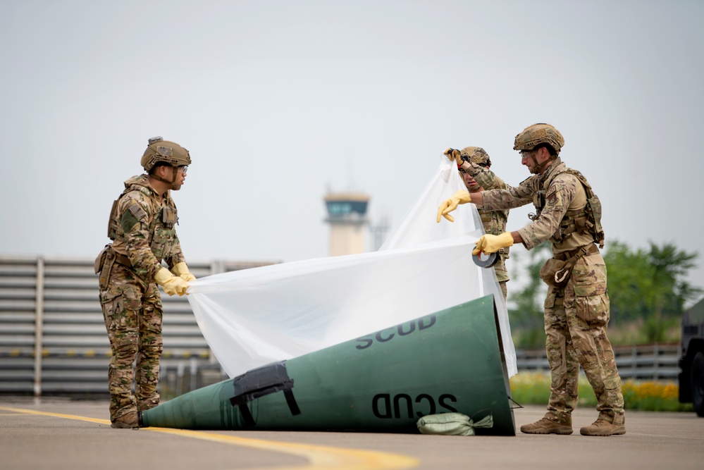 DVIDS - Images - Misawa EOD members conduct bilateral training with ...