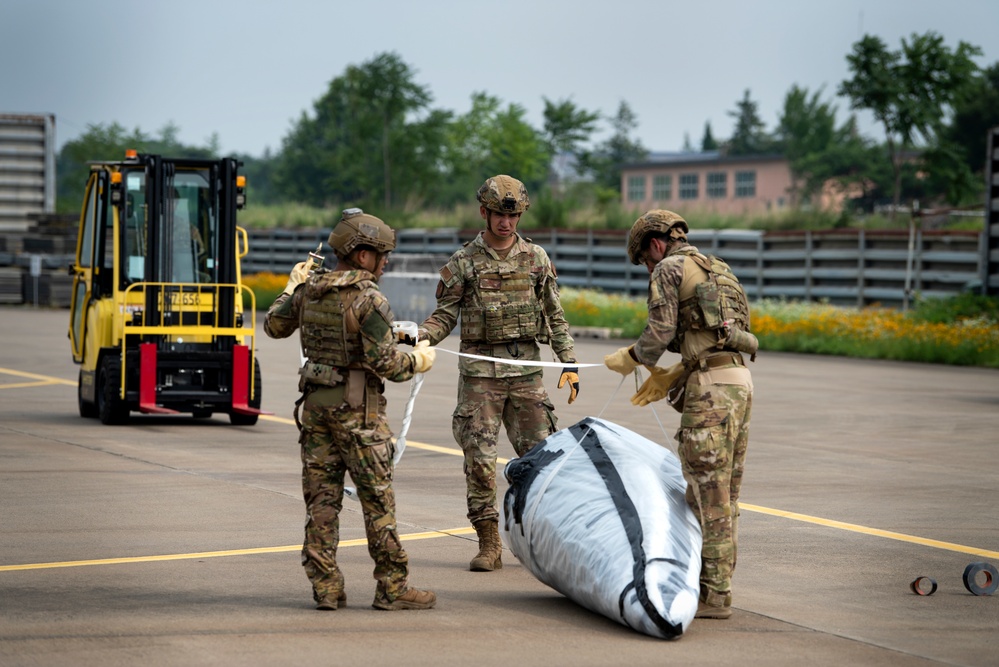 DVIDS - Images - Misawa EOD members conduct bilateral training with ...