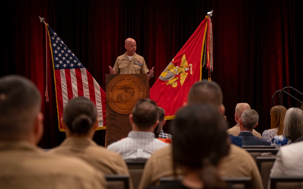 DVIDS - Images - MARCENT Relief and Appointment [Image 1 of 2]