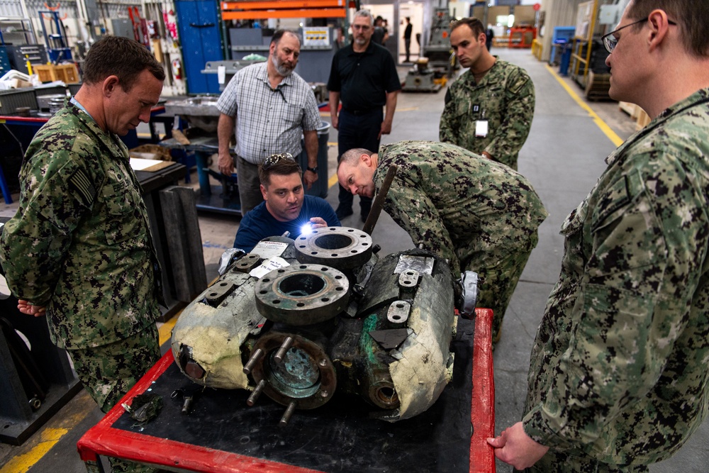 DVIDS - Images - Commander, Submarine Group 9 Visits TRFB [Image 4 of 5]