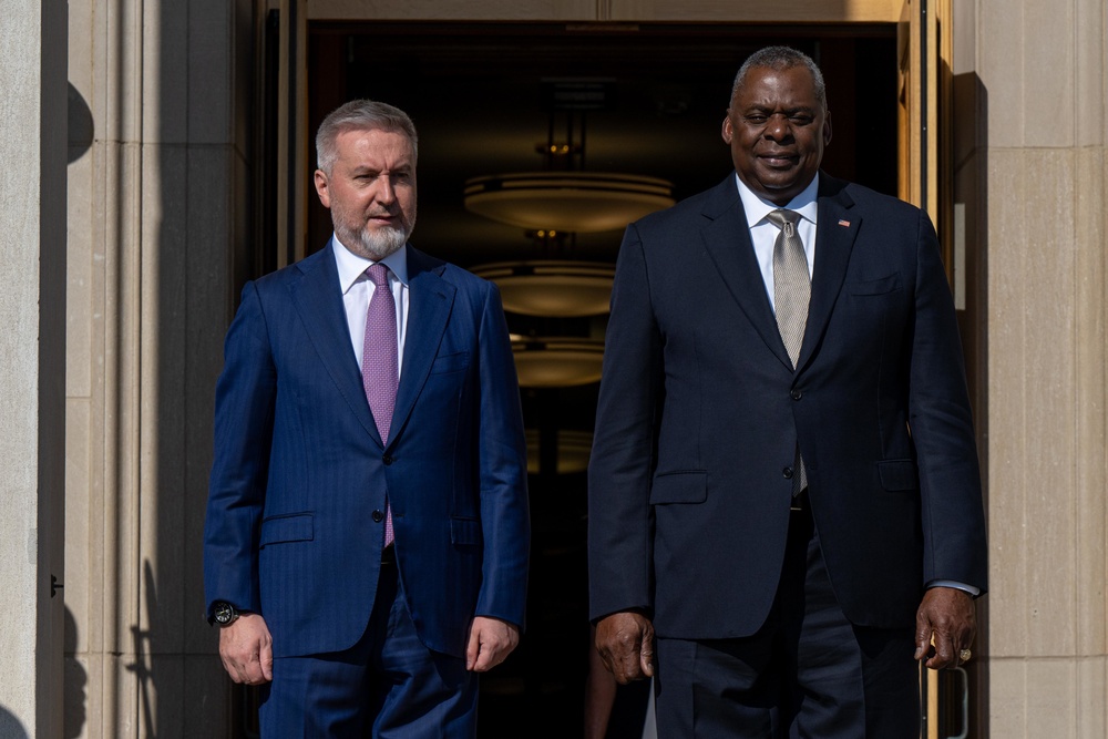 DVIDS - Images - SECDEF Austin and Italian MOD Bilateral Exchange ...