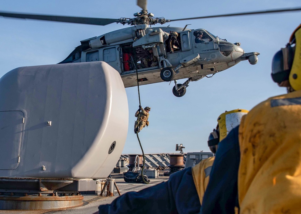 DVIDS - Images - USS Leyte Gulf (CG 55) operations. [Image 2 of 7]