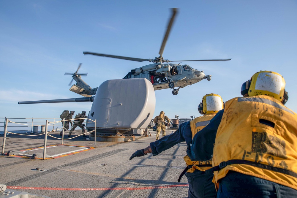 DVIDS - Images - USS Leyte Gulf (CG 55) operations. [Image 3 of 7]