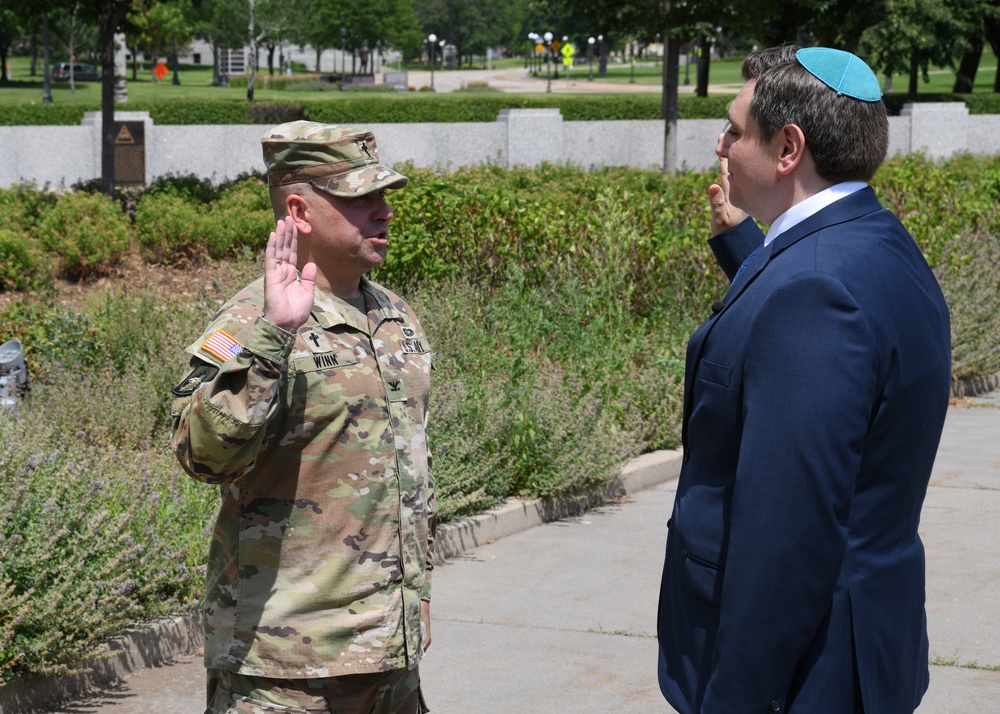 DVIDS - Images - Rabbi Kamil Joins Minnesota National Guard [Image 1 of 5]