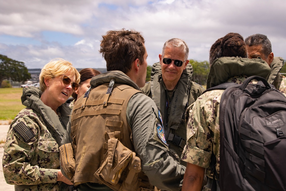 DVIDS - Images - Distinguished Visitors and VIPs depart from Ford Island HLZ during RIMPAC 2022 ...