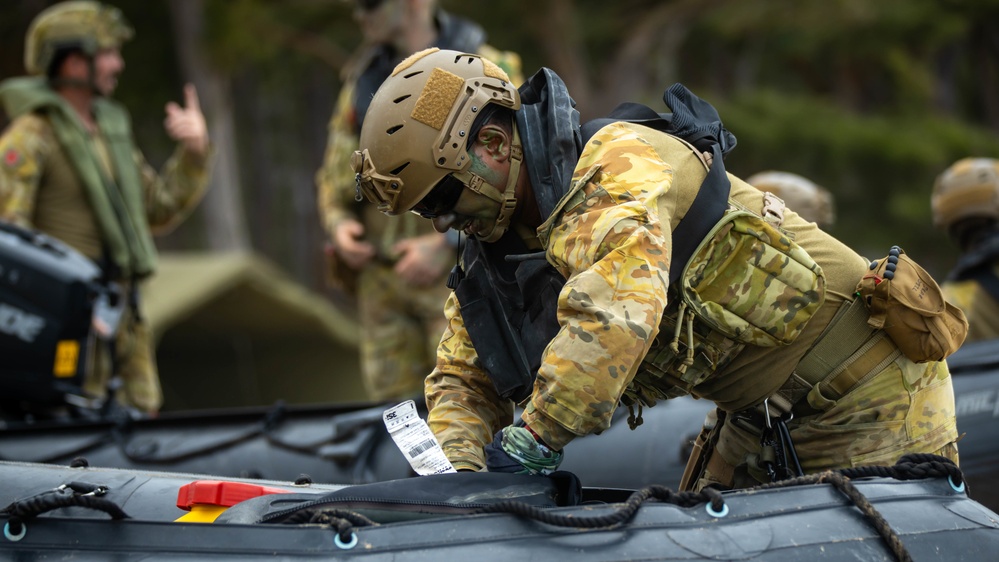 DVIDS - Images - RIMPAC 2022: Helo-Cast Training [Image 2 of 8]
