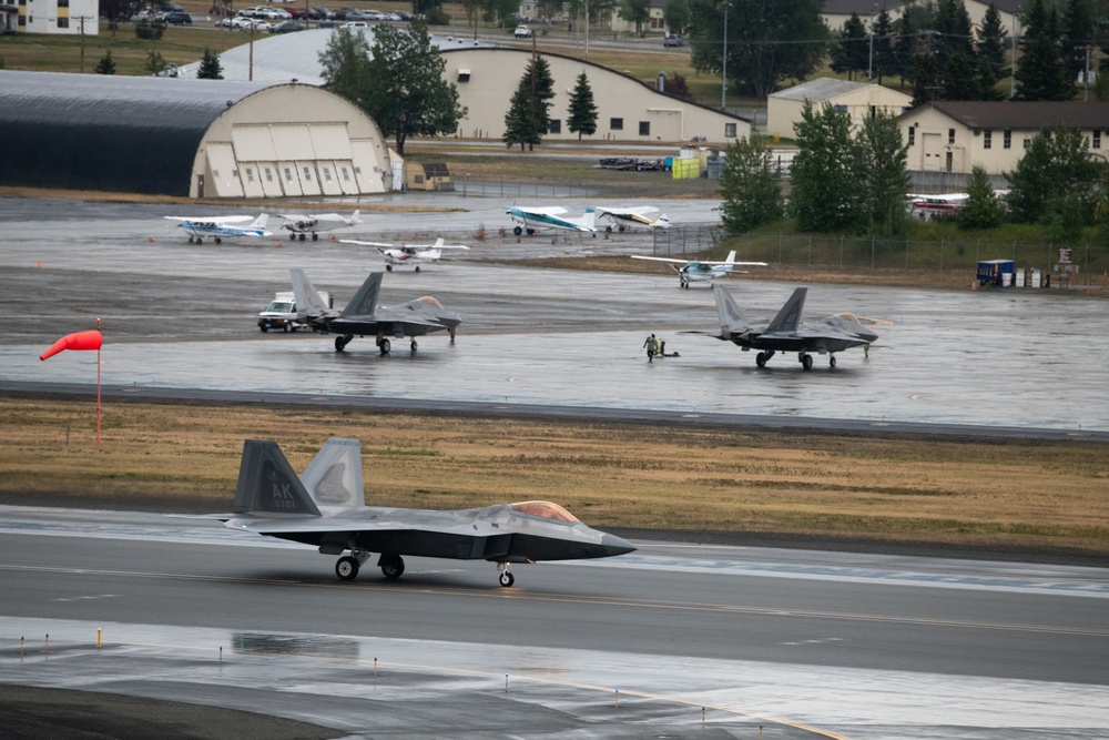DVIDS - Images - F-22 Raptors blast through skies over JBER [Image 11 ...