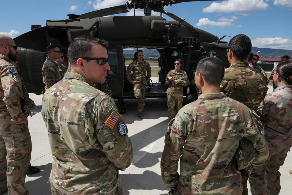 DVIDS - Images - Joint MEDEVAC Training [Image 3 of 12]