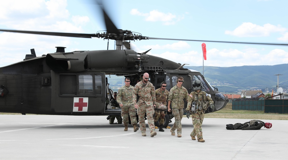 DVIDS - Images - Joint MEDEVAC Training [Image 10 of 12]