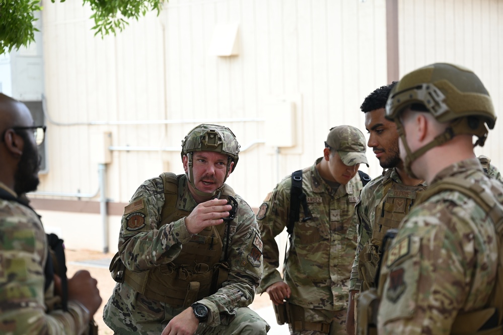 DVIDS - Images - Active Shooter Training [Image 3 of 5]