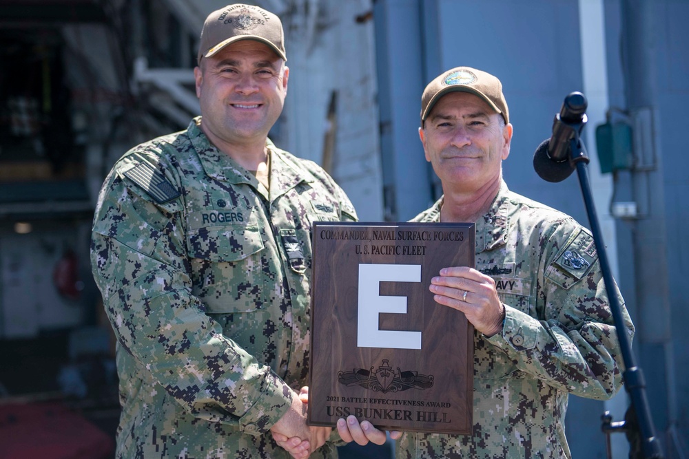 DVIDS - Images - Vice Admiral Kitchener Ship tour of USS Bunker Hill