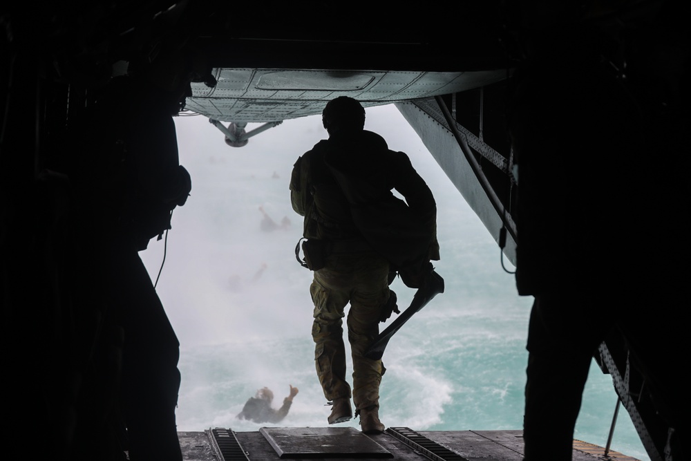 DVIDS - Images - RIMPAC 2022: Helo-Cast Training [Image 6 of 6]