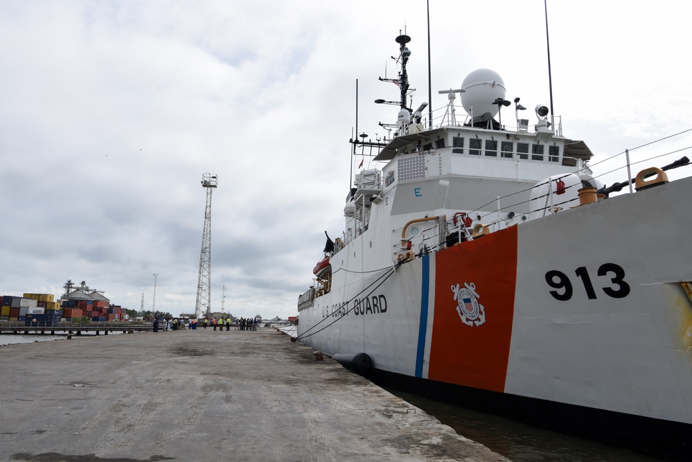 DVIDS - Images - U.S. Coast Guard Cutter Mohawk - AFRICOM Patrol [Image ...