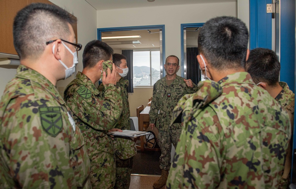 DVIDS - Images - JGSDF Bee Tour on CFAS [Image 5 of 7]