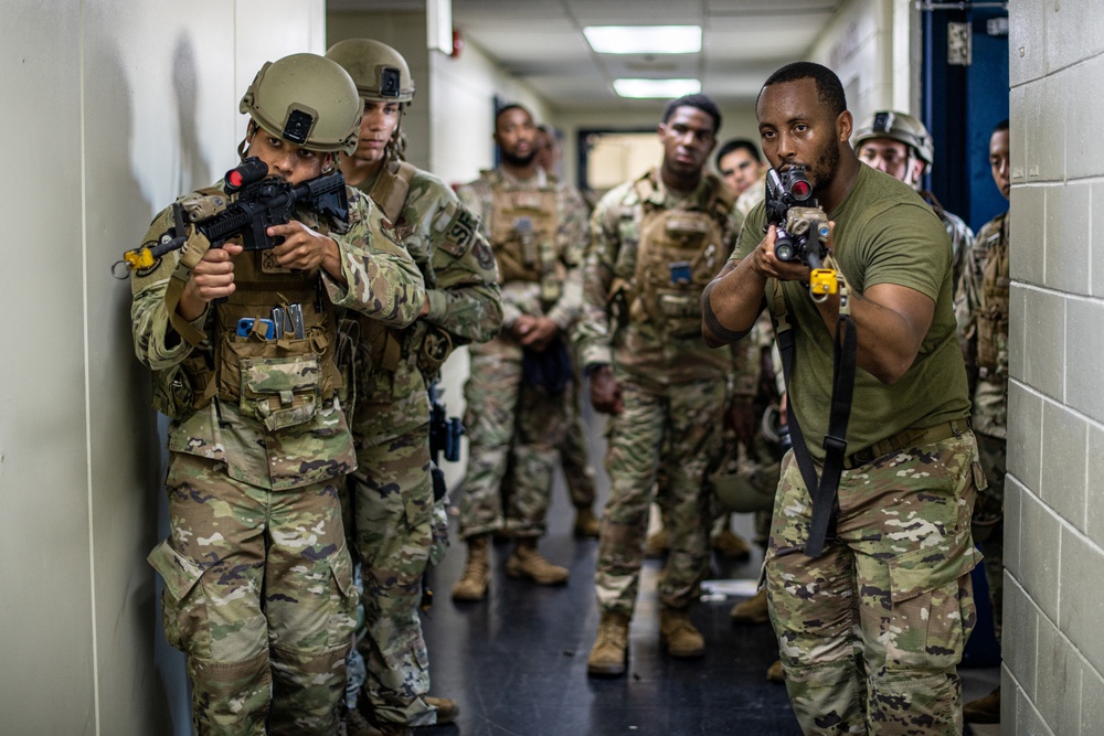 DVIDS - Images - 18th SFS conducts active shooter training [Image 5 of 12]