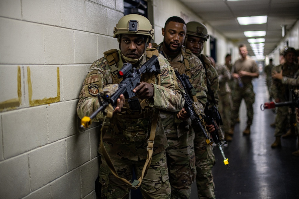 DVIDS - Images - 18th SFS conducts active shooter training [Image 8 of 12]