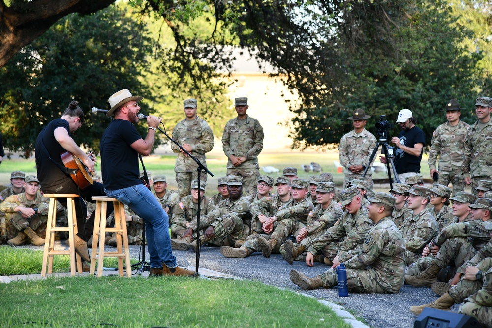 DVIDS - Images - Drake White visits MEDCoE [Image 3 of 8]