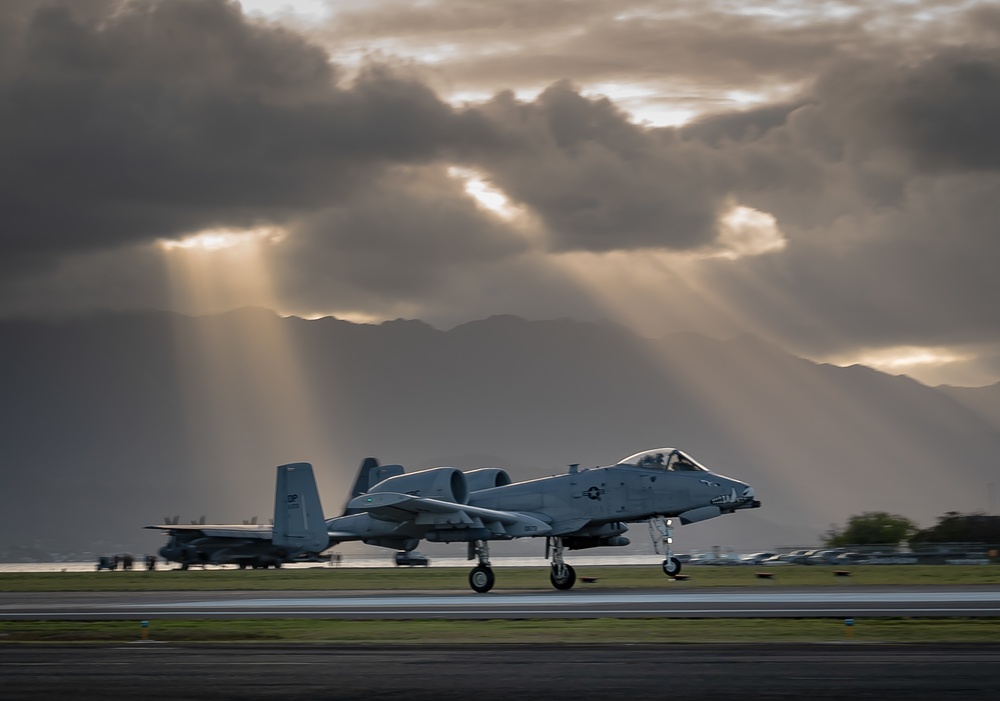 DVIDS - Images - USAF Reserve 924th FG, 944th FW bring 200+ Airmen, 10 ...
