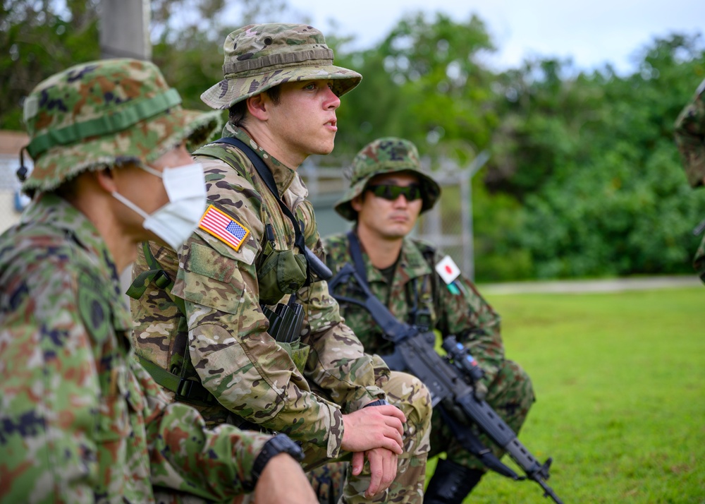DVIDS - Images - U.S., Japanese Soldiers conduct joint movement drills ...