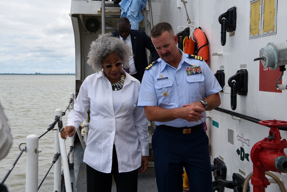 DVIDS - Images - U.S. Coast Guard Cutter Mohawk - AFRICOM Patrol [Image ...