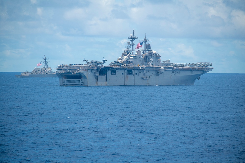 DVIDS - Images - RIMPAC 2022 Sails in Formation [Image 3 of 9]