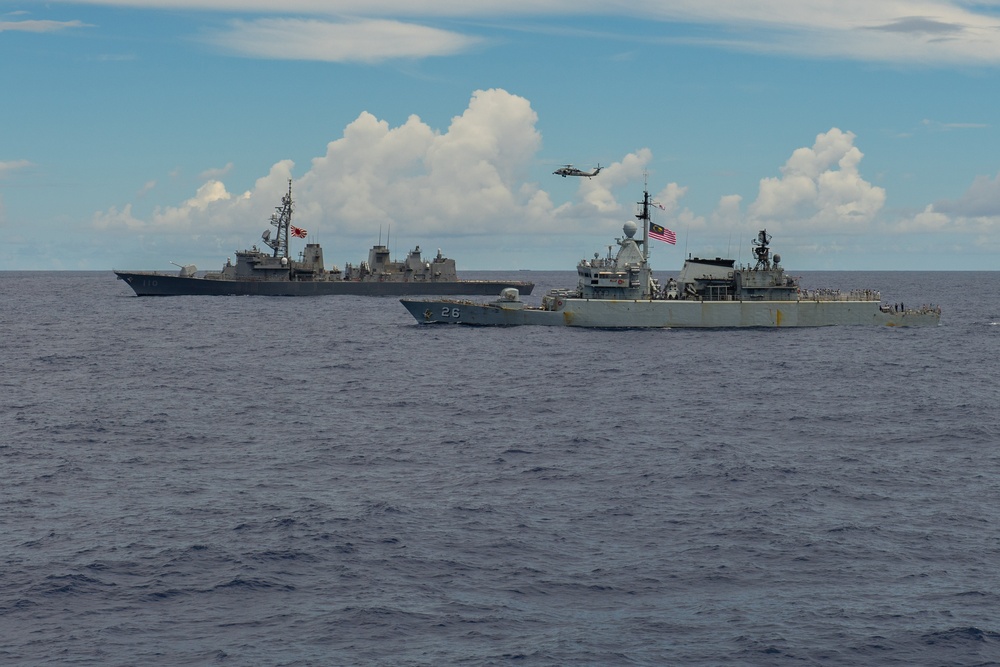 DVIDS - Images - RIMPAC 2022 Fleet Sails in Formation [Image 5 of 6]