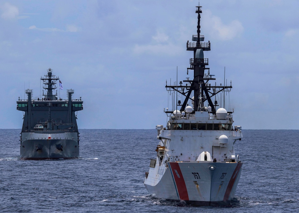 DVIDS - Images - RIMPAC 2022 Fleet Sails in Formation [Image 5 of 12]
