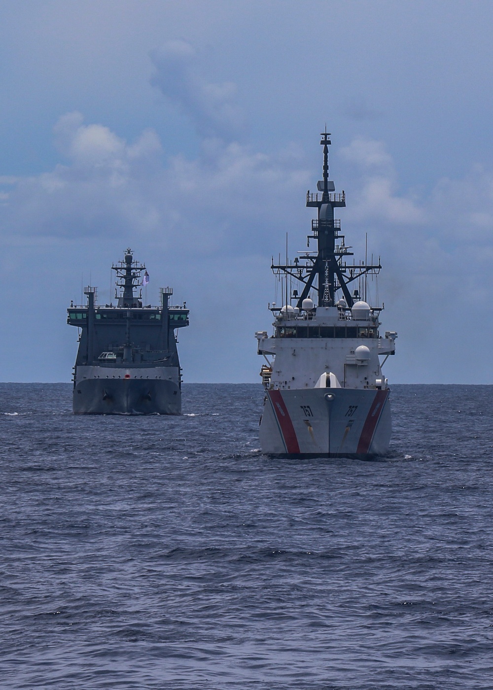 DVIDS - Images - RIMPAC 2022 Fleet Sails in Formation [Image 11 of 12]