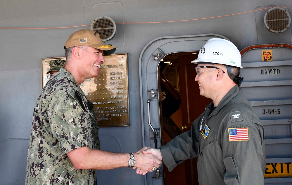 DVIDS - Images - ESG 7 Visits USS Blue Ridge [Image 1 of 11]
