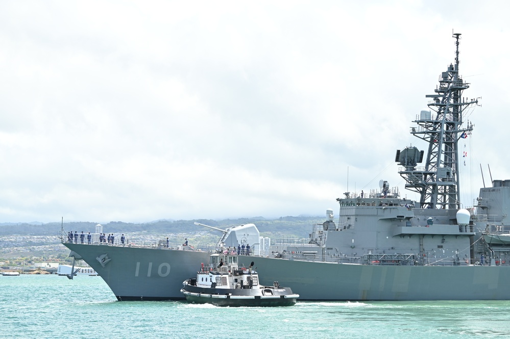 DVIDS - Images - JS Takanami Departs Pearl Harbor [Image 13 of 14]