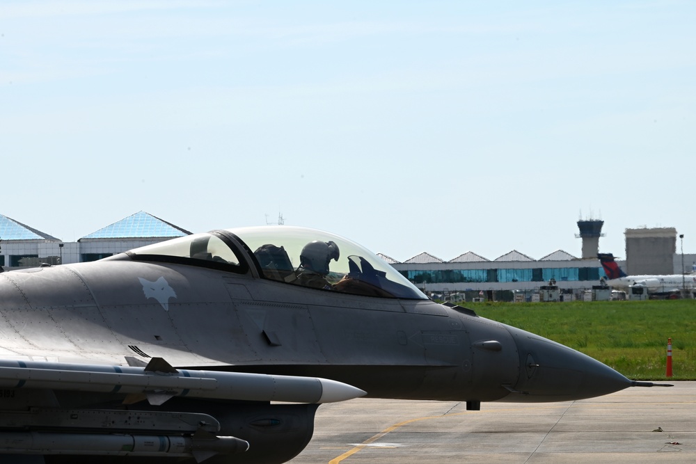 DVIDS - Images - Columbia Metropolitian Airport 169th Fighter Wing F-16 ...