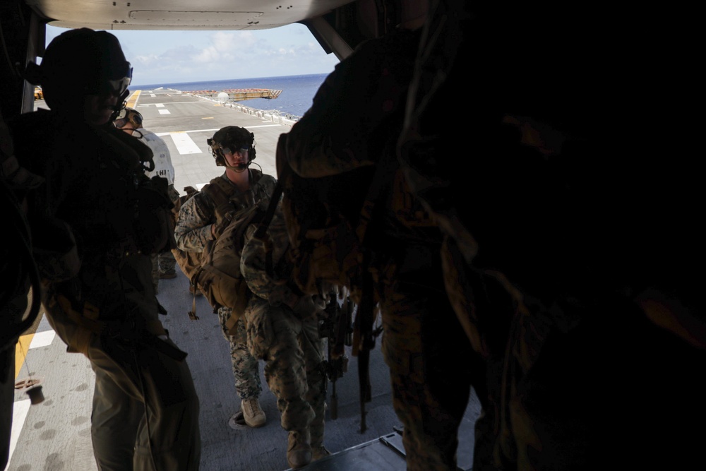 DVIDS - Images - U.S. Marines Corps VMM-363 Onload/Offload [Image 3 of 4]