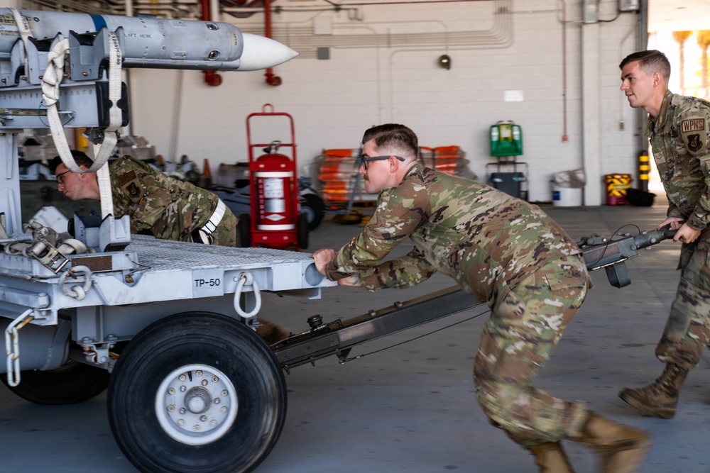 DVIDS - Images - Weapons Load Crew [Image 5 of 5]