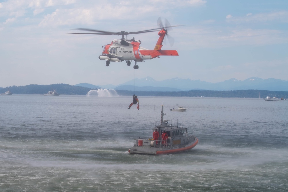 DVIDS - Images - Fleet Week Seattle 2022 Kicks Off With Parade of Ships ...