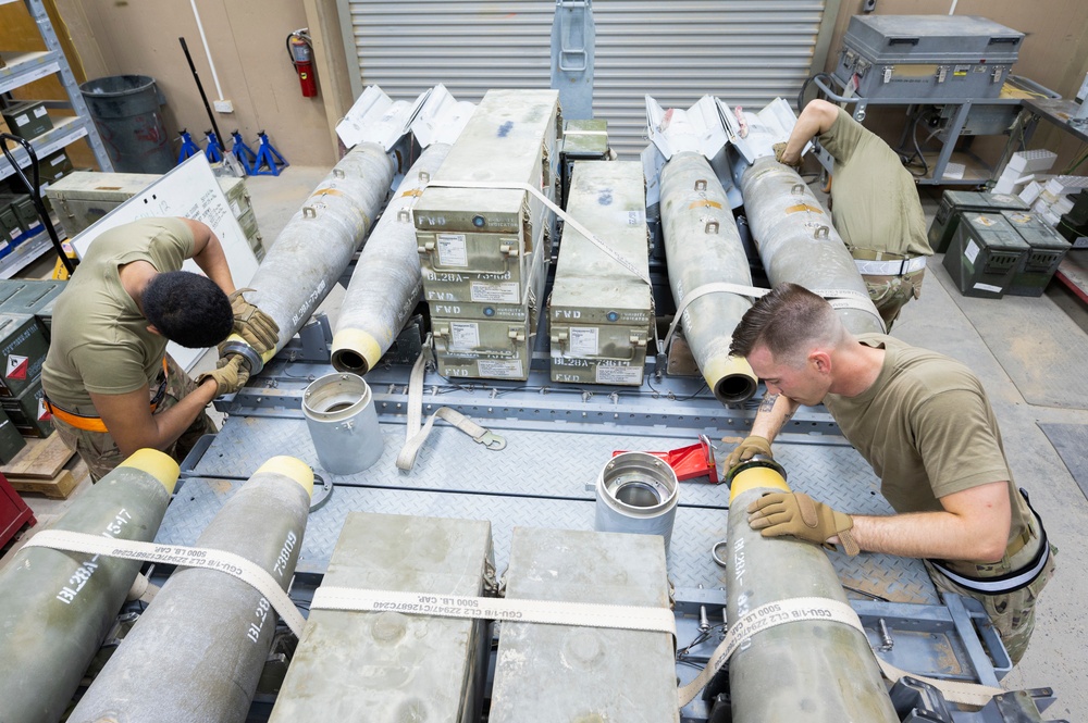 DVIDS - Images - 386th EAMXS support night operations [Image 5 of 5]