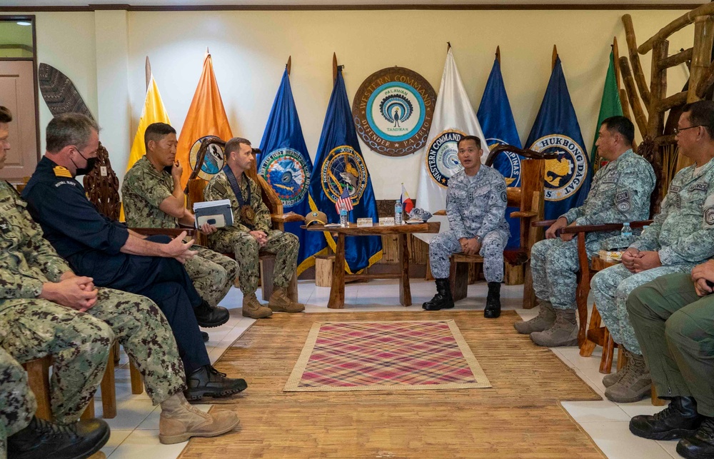 DVIDS - Images - CTF73 Visits WESCOM [Image 1 of 4]