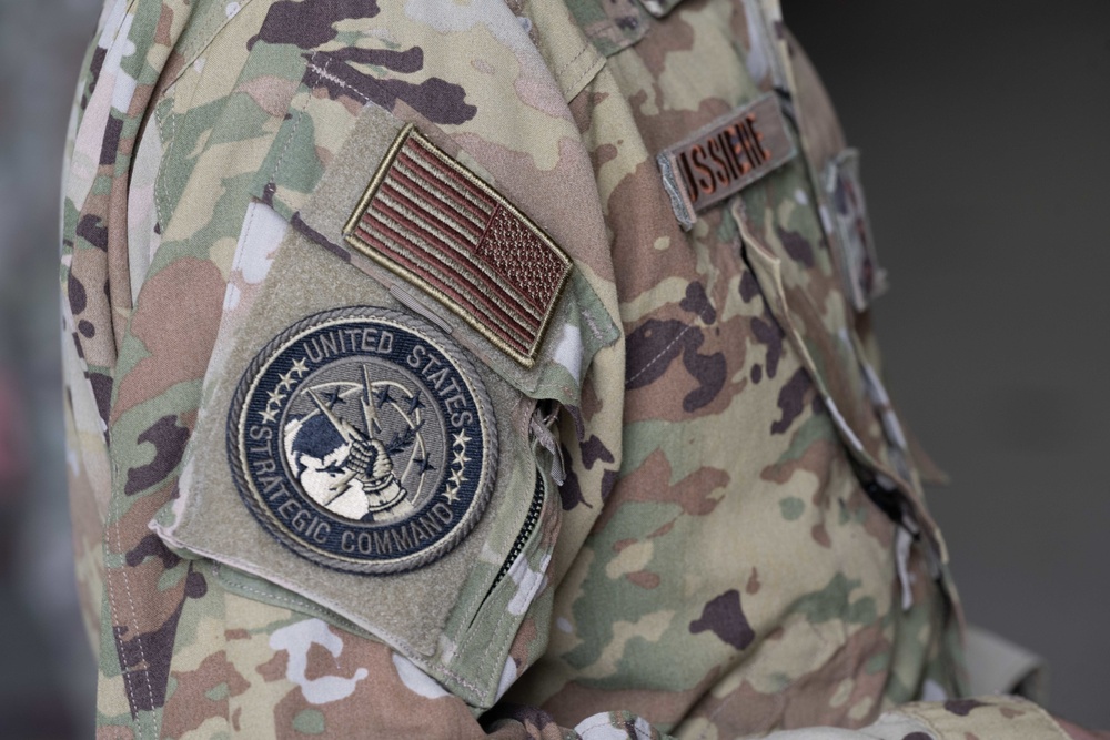 DVIDS - Images - 509th Operations Support Squadron receives the 2021 Omaha Trophy [Image 7 of 9]