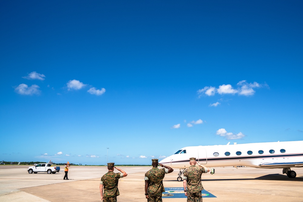 DVIDS - Images - Assistant Commandant of the Marine Corps visits ...