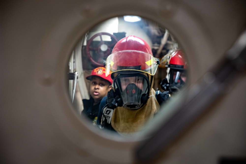 DVIDS - Images - USS Arlington damage control proficiency training ...
