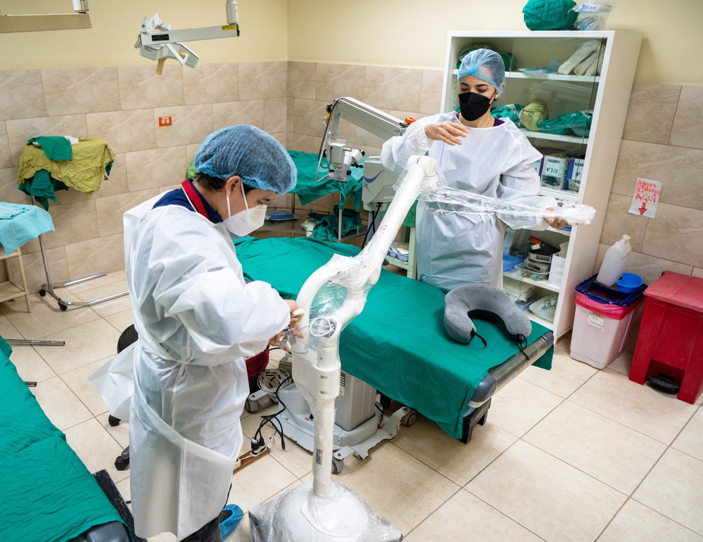 DVIDS - Images - Hospital San Felipe receives corneal cross-linking ...